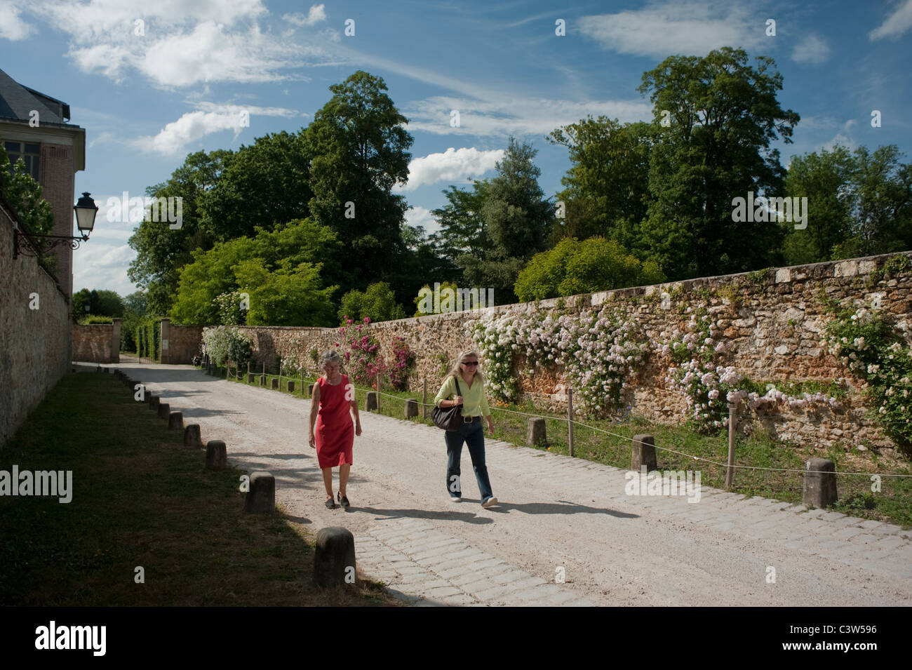 Versailles, France, Urban Park Scenes, "Parc Balbi", Two Women Walking ...