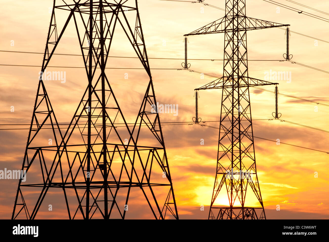 Electricity pylons uk hi-res stock photography and images - Alamy