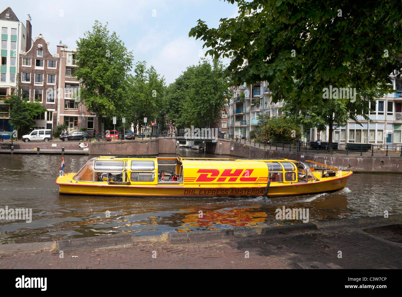 Dhl Delivery Stock Photos & Dhl Delivery Stock Images - Alamy