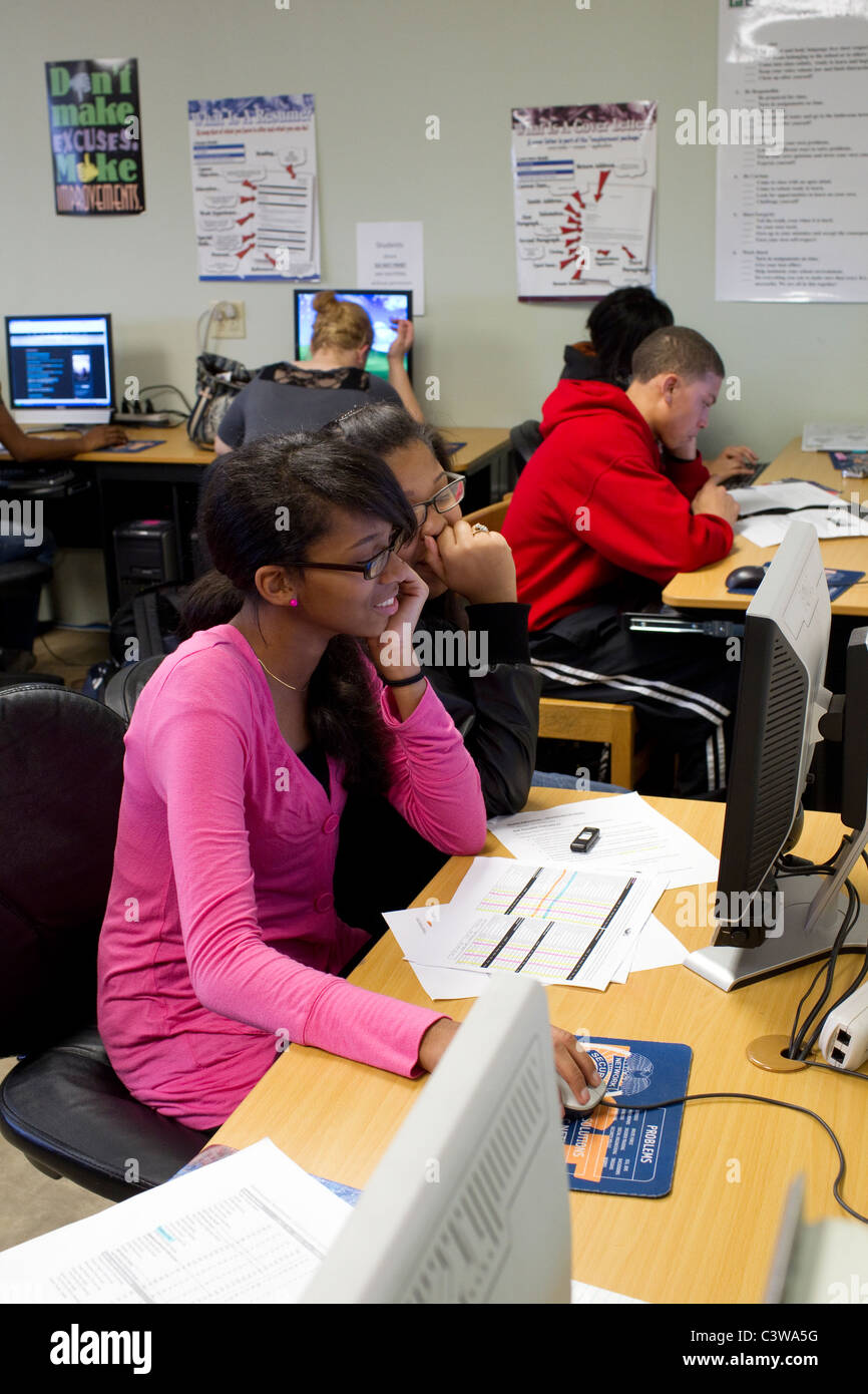 Students at computer texas hi-res stock photography and images - Alamy
