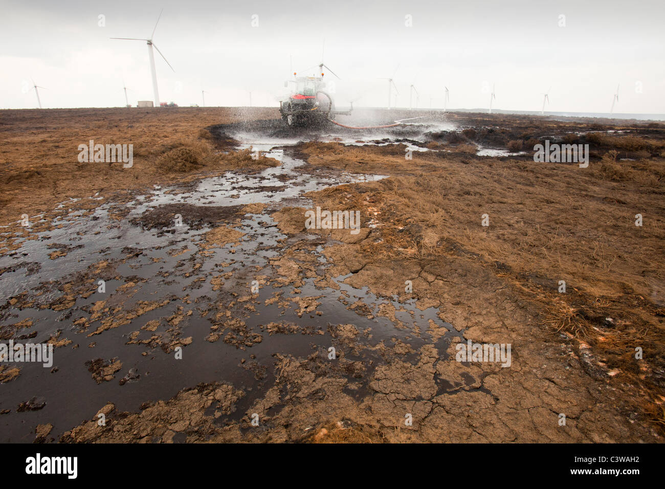 Tackling forest fire hi-res stock photography and images - Alamy