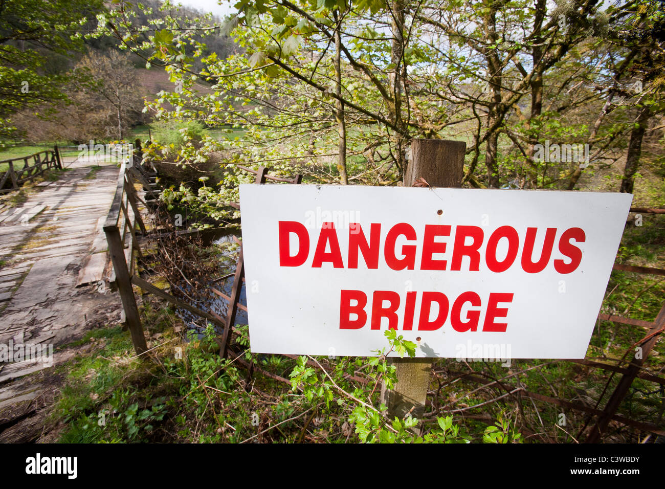 Dangerous bridge sign hi-res stock photography and images - Alamy