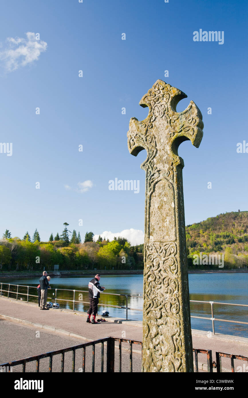 An ancient stone cross on Loch Fyne in Inveraray in Argyll, Scotland ...