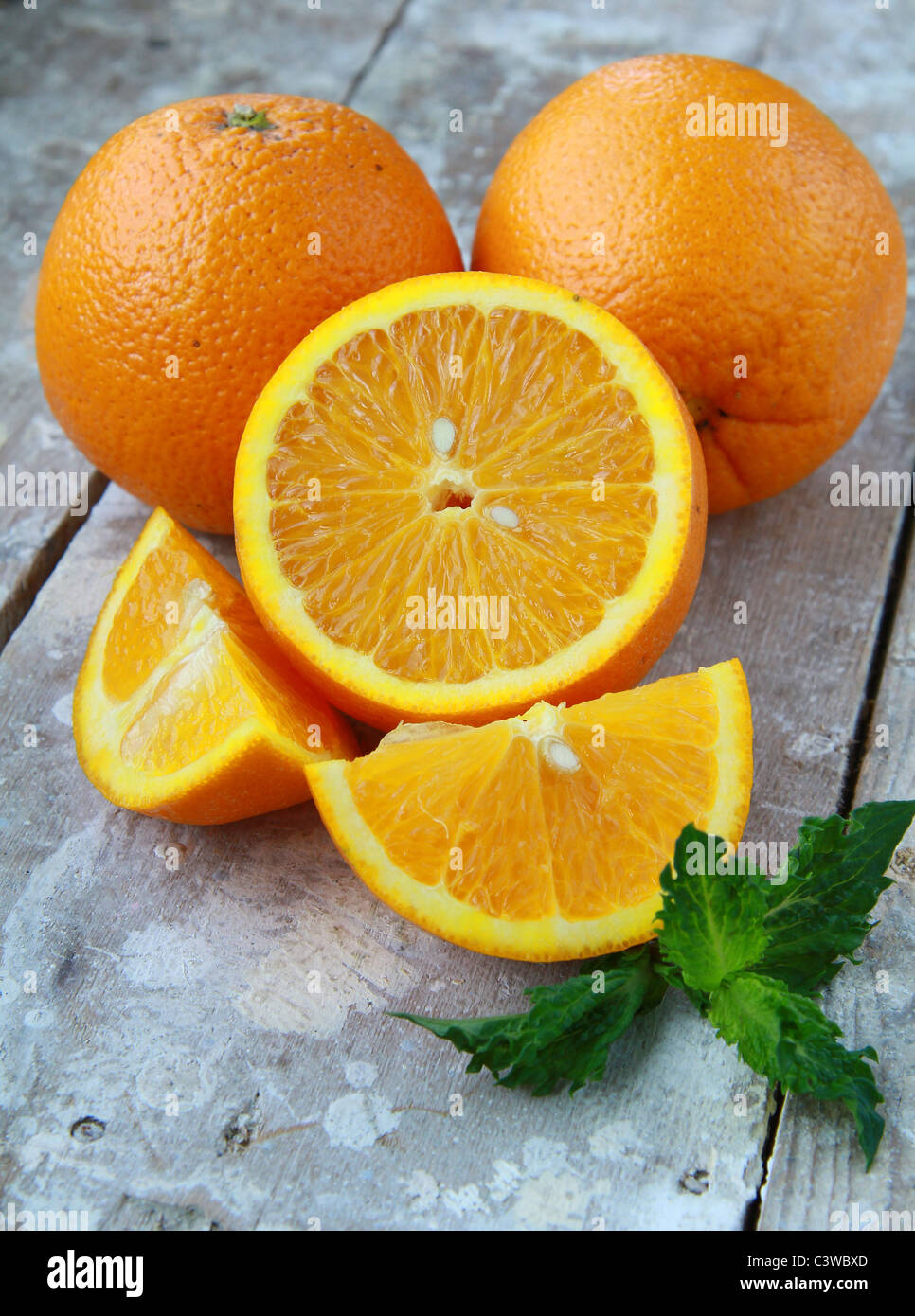 Whole and cut oranges hi-res stock photography and images - Alamy