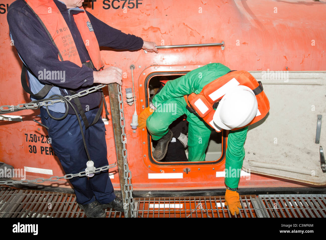 Workplace safety offshore hi-res stock photography and images - Alamy