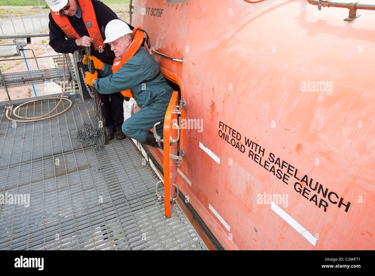 Offshore lifeboat hi-res stock photography and images - Alamy