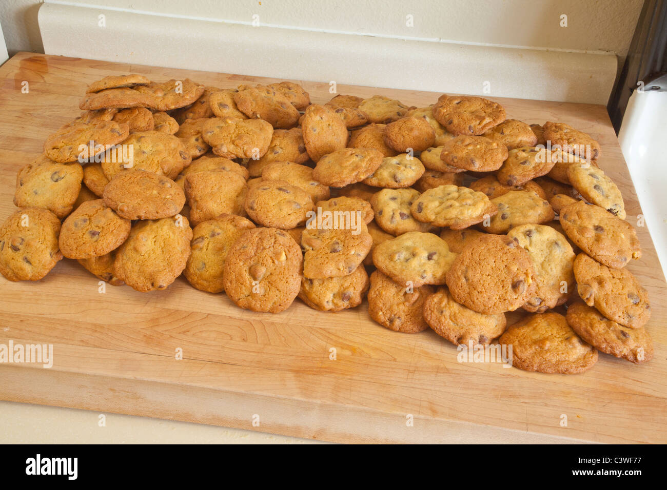 A fresh batch of chocolate chip cookies Stock Photo - Alamy