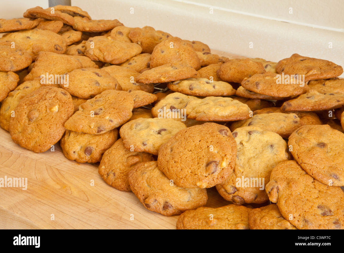 A fresh batch of chocolate chip cookies Stock Photo - Alamy