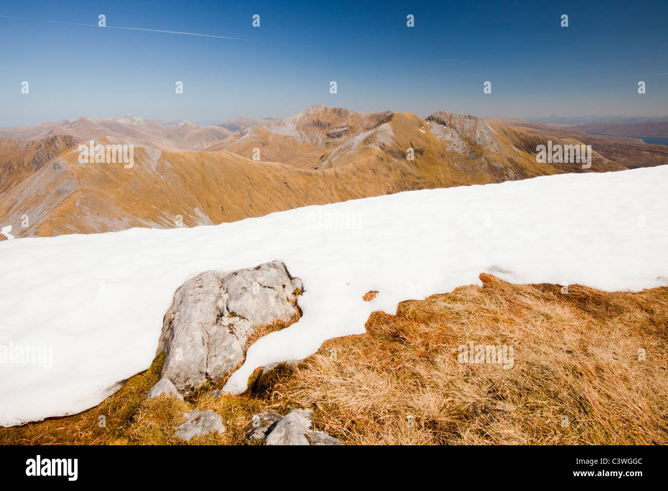 The Mamore mountain range looking towards the Grey Corries in the ...