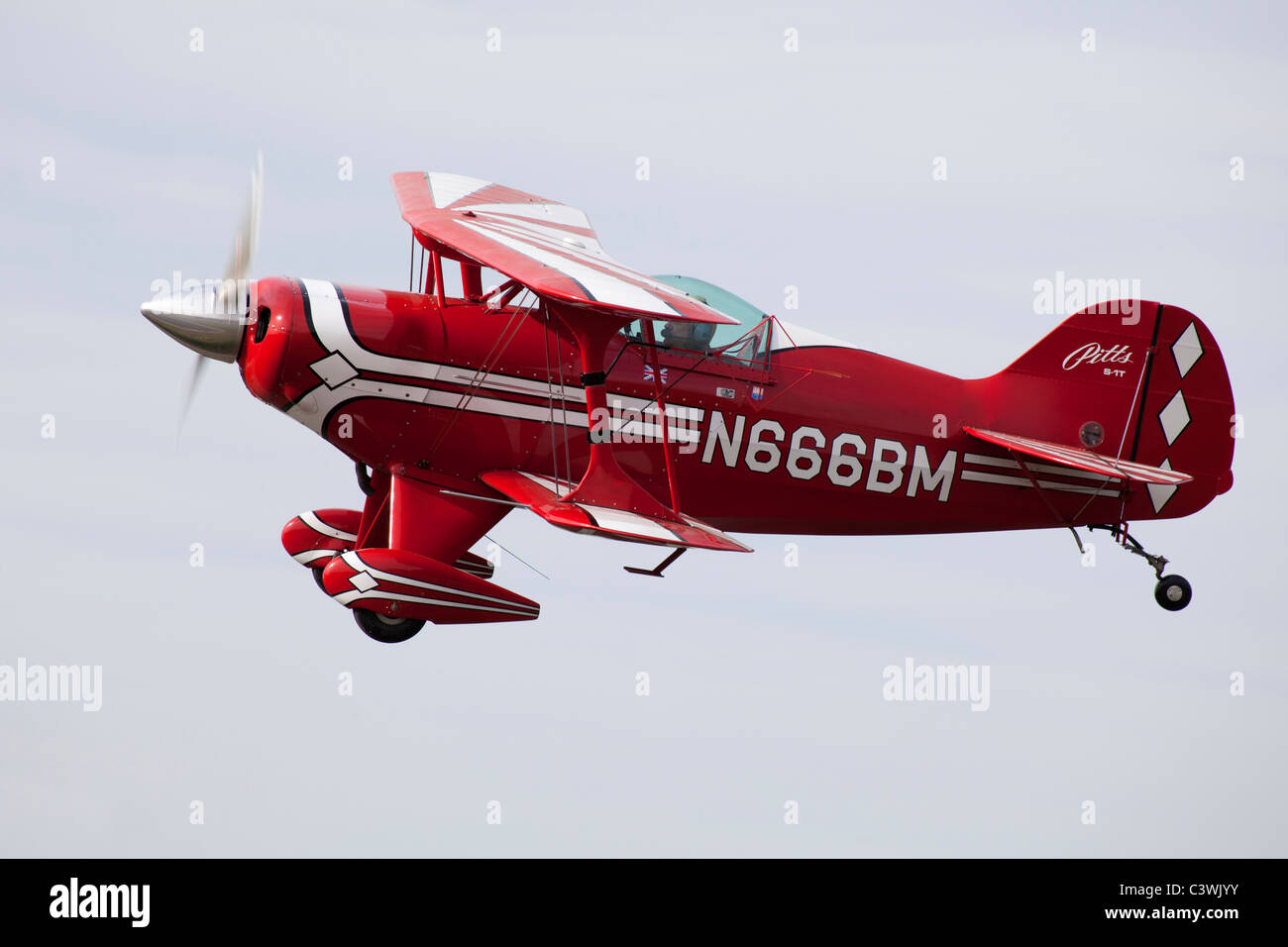Pilot pitts special aerobatic biplane hi-res stock photography and ...