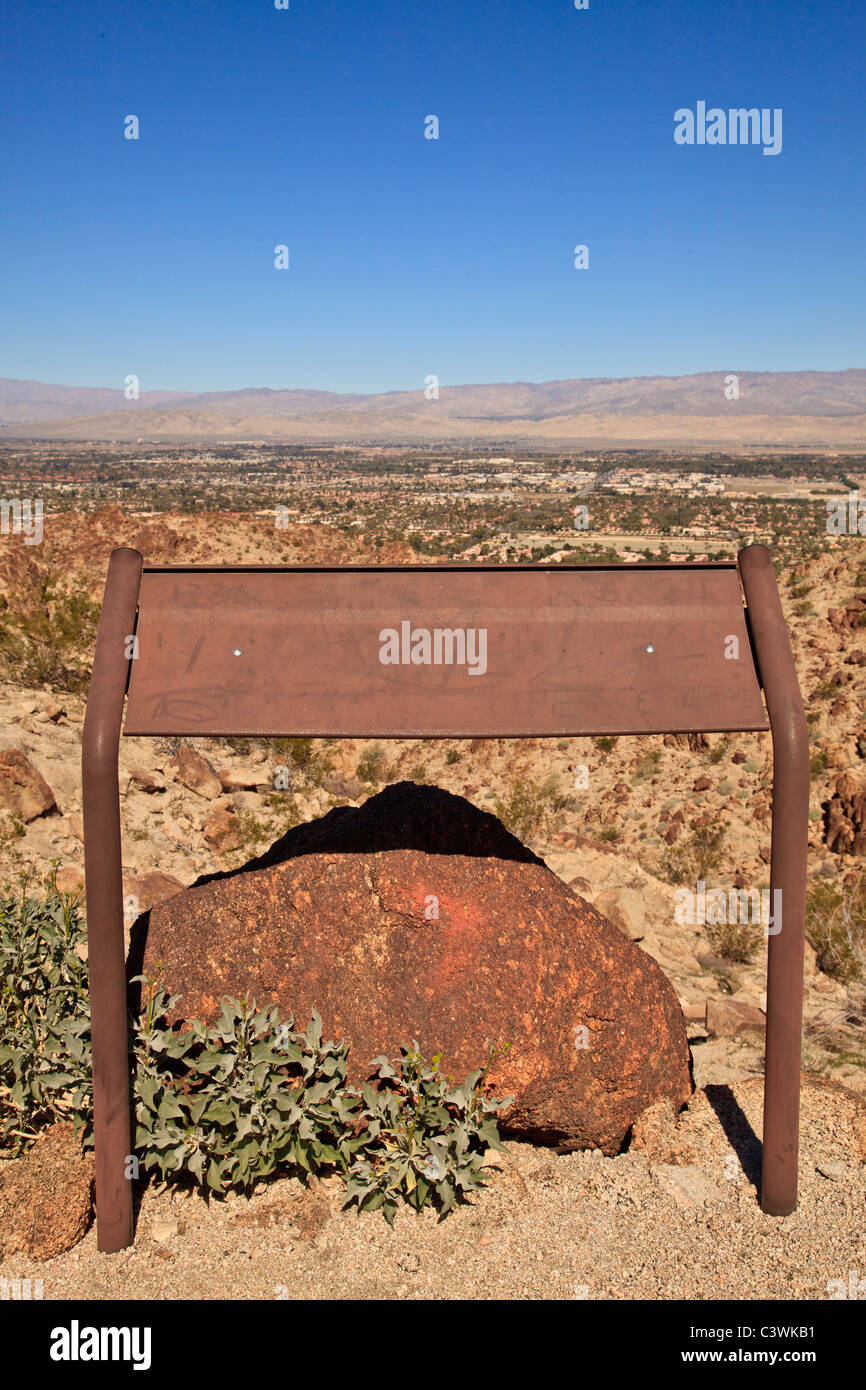 Empty signs hi-res stock photography and images - Alamy