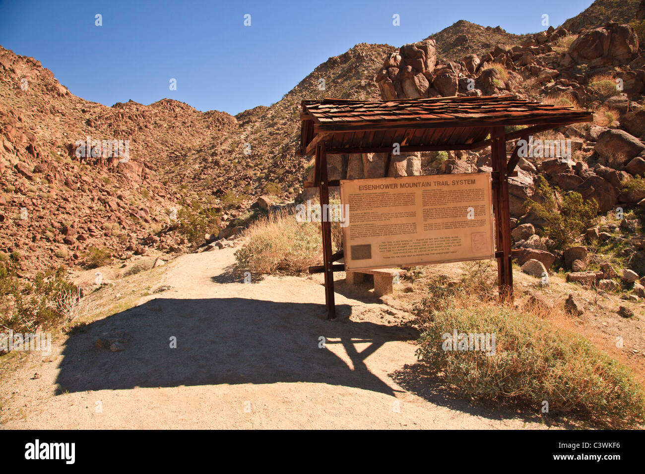 Empty living space hi-res stock photography and images - Alamy