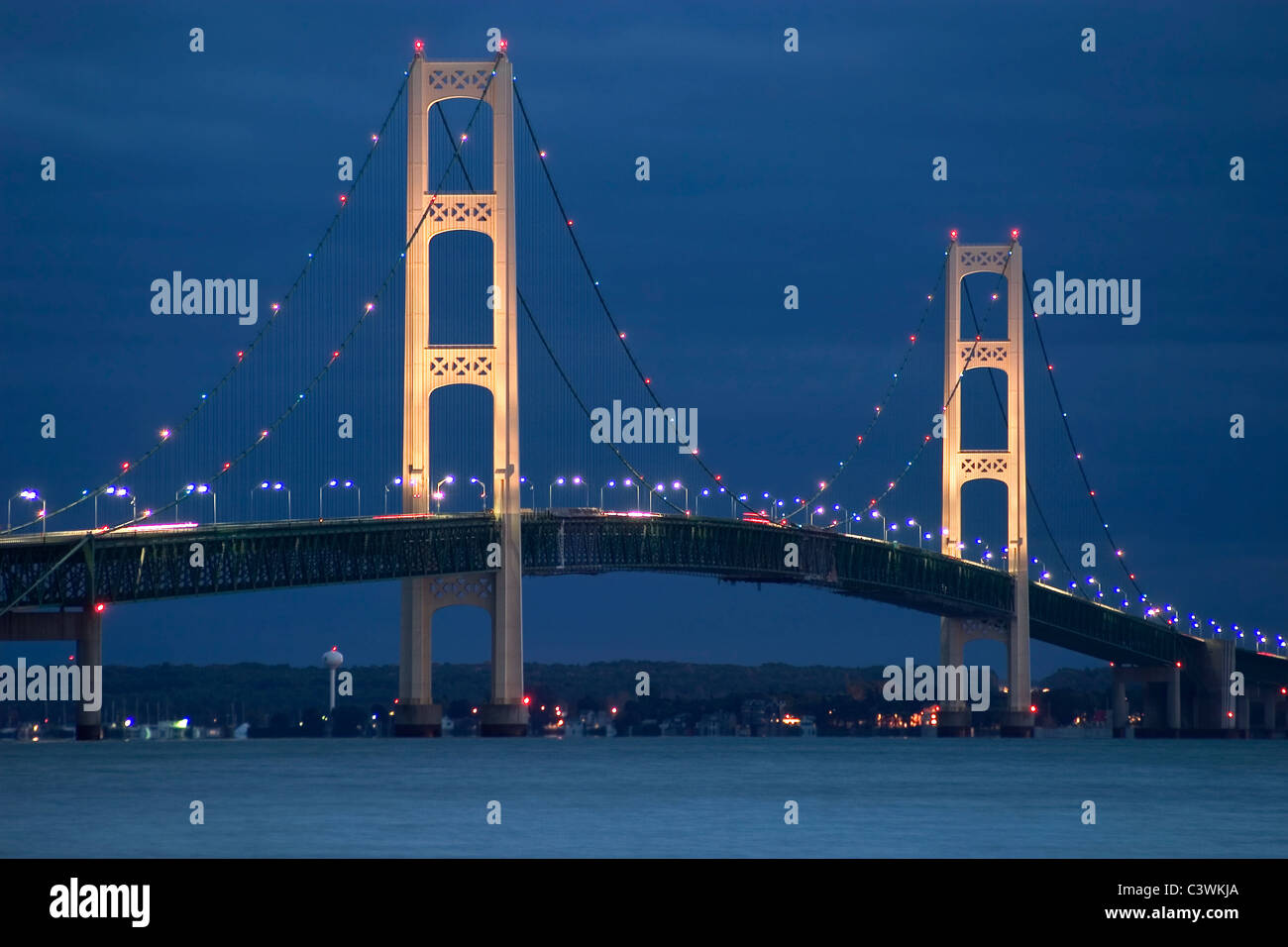 The Mackinaw Bridge Between Michigan's Upper And Lower Peninsulas At ...