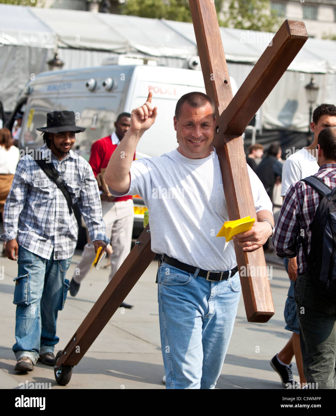 Christian cross london hi-res stock photography and images - Alamy
