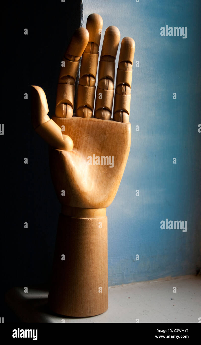 Articulated wooden hand hi-res stock photography and images - Alamy