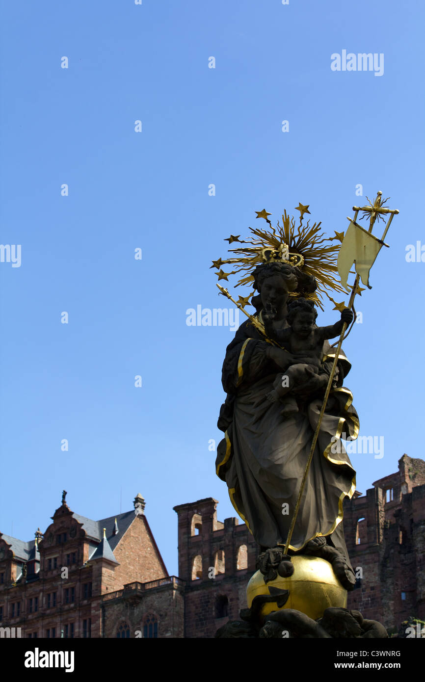 Statue heidelberg castle hi-res stock photography and images - Alamy