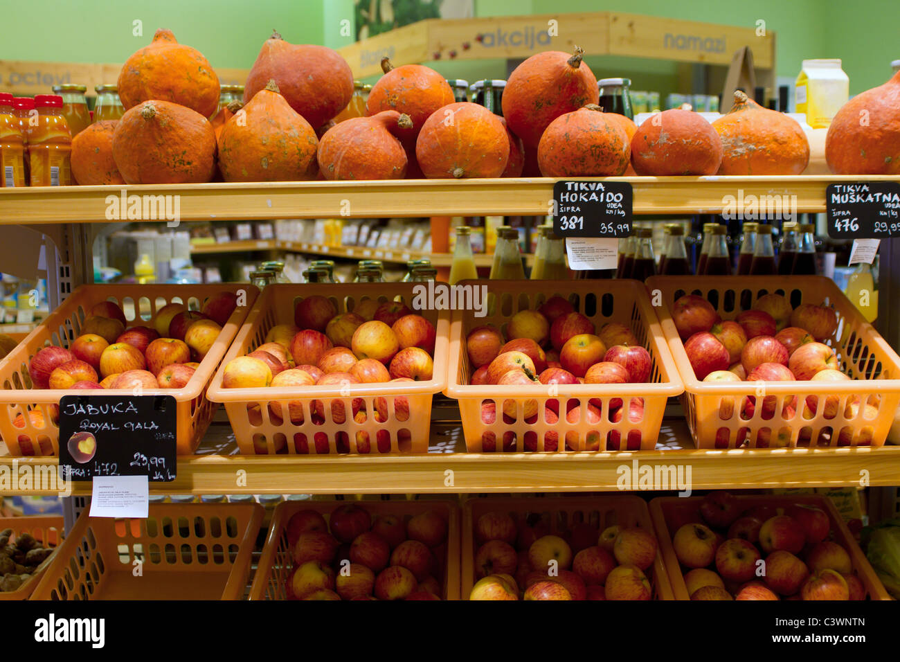 Apple store apples hi-res stock photography and images - Alamy