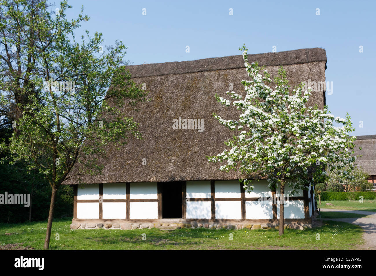 Hallenhaus building house architecture hi-res stock photography and ...