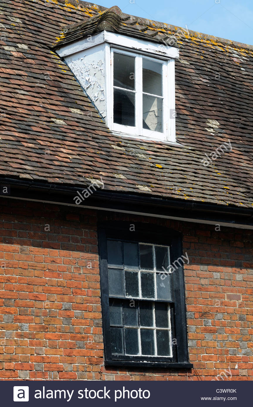 Disrepair House Uk High Resolution Stock Photography and Images - Alamy