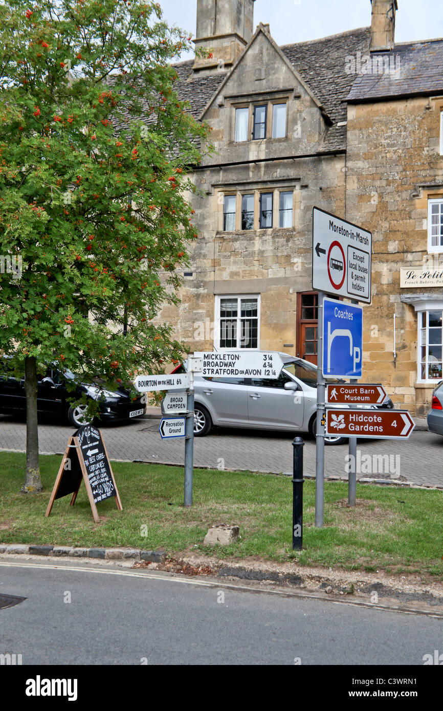 Confusing road signs High Resolution Stock Photography and Images - Alamy