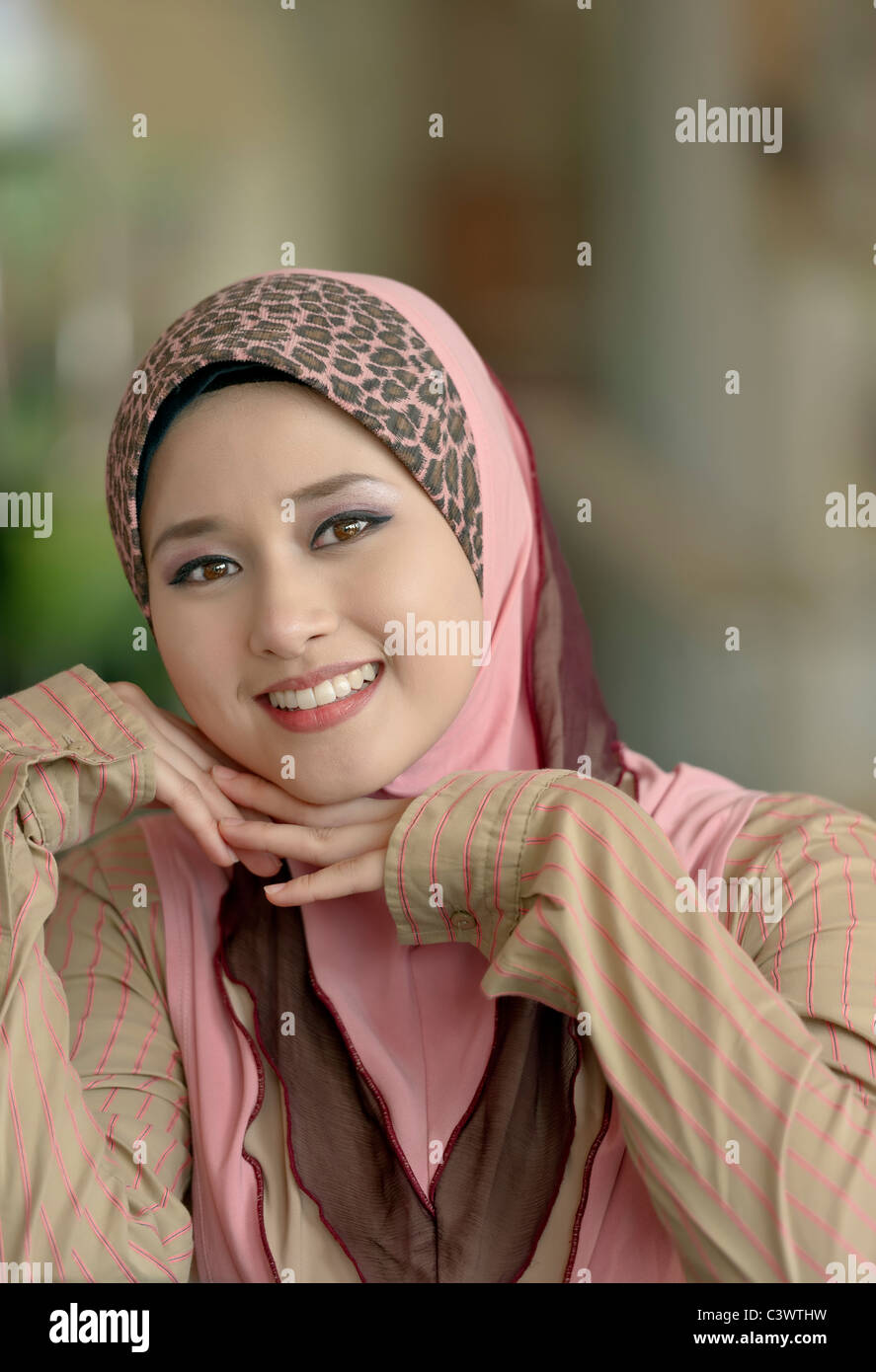 Beautiful malay girl hi-res stock photography and images - Alamy