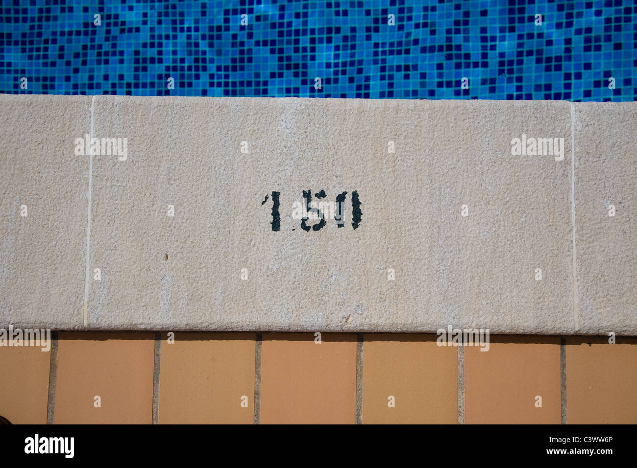 Pool depth sign hi-res stock photography and images - Alamy
