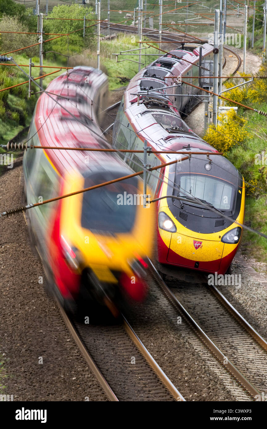 Two trains directions hi-res stock photography and images - Alamy