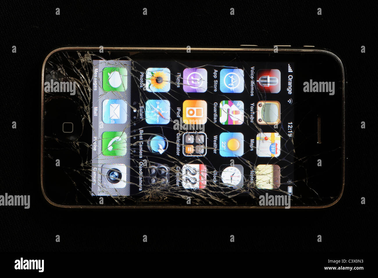 Broken iphone hi-res stock photography and images - Alamy