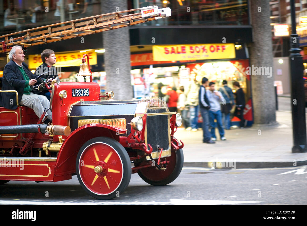 Antique fire trucks hi-res stock photography and images - Alamy