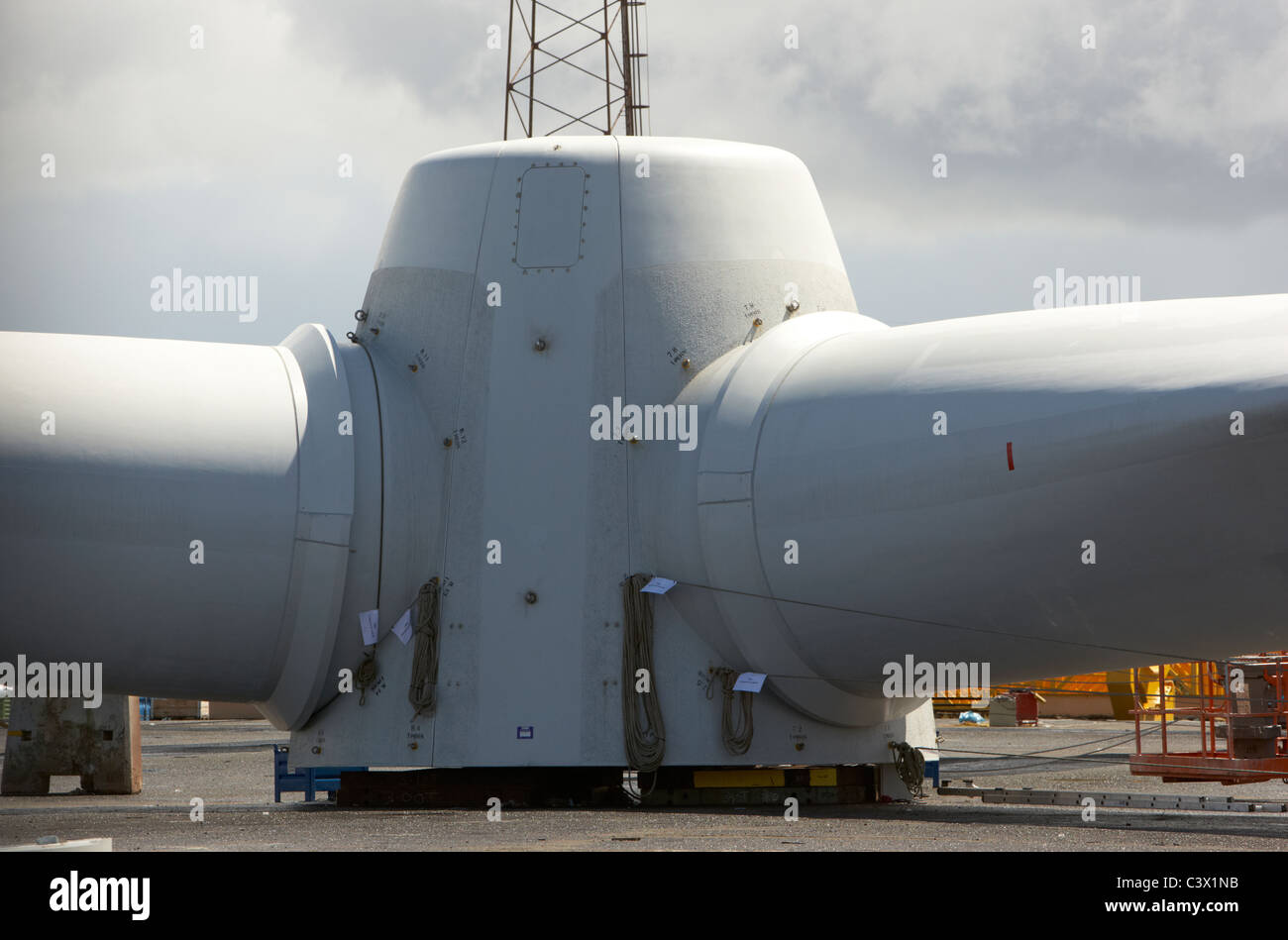 Wind turbine hub hi-res stock photography and images - Alamy