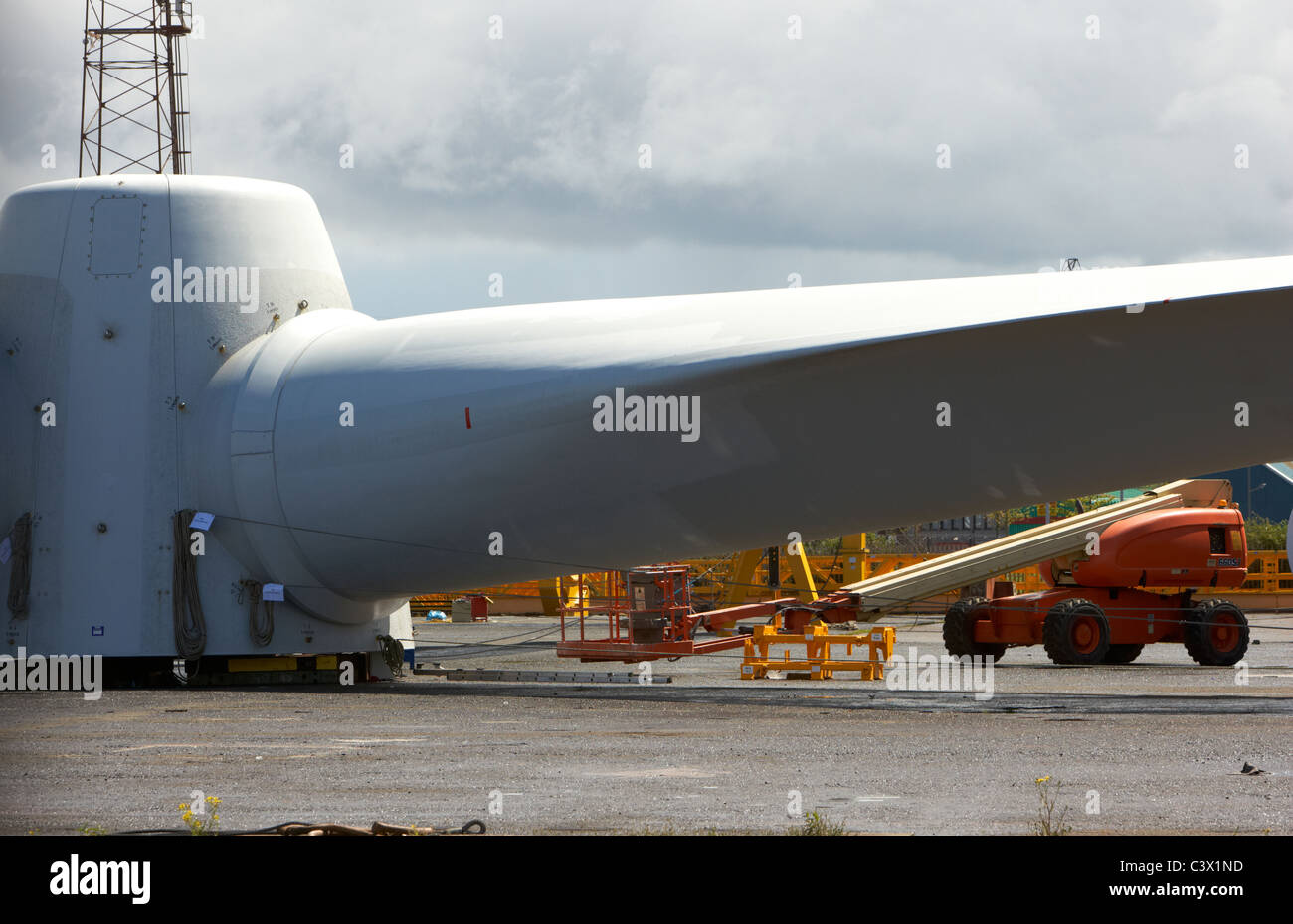 completed hub and blade assembly for construction of wind turbines at ...