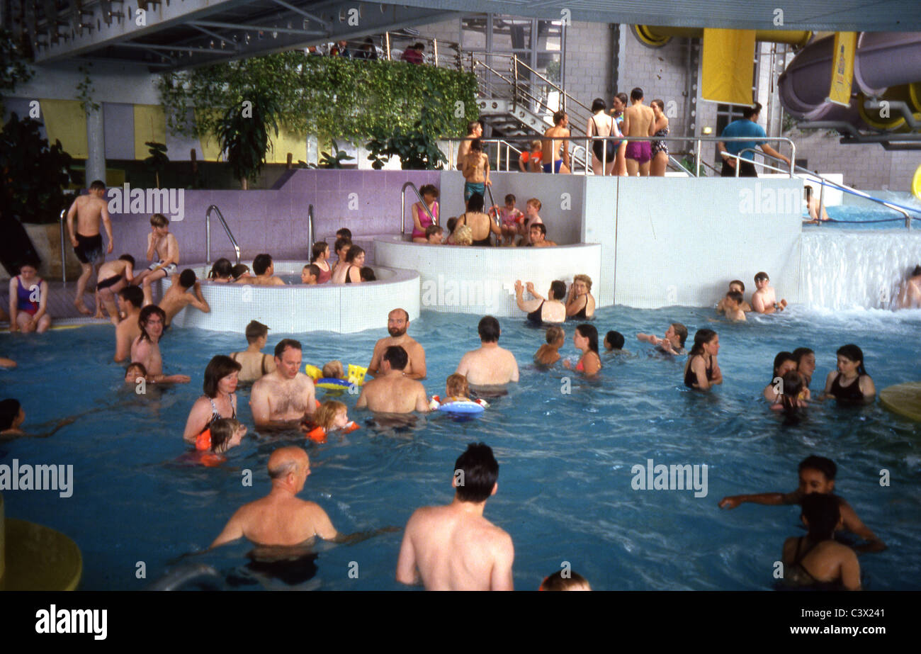 Leisure centre children hi-res stock photography and images - Alamy