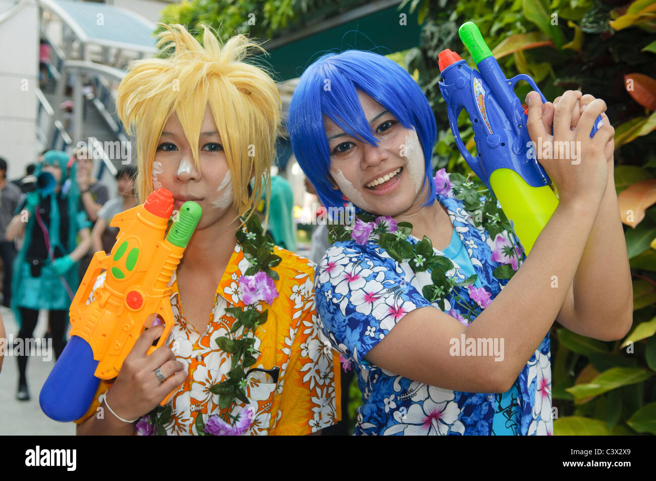 Girls water fight hi-res stock photography and images - Alamy