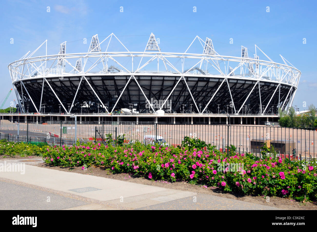 East london greenway hi-res stock photography and images - Alamy