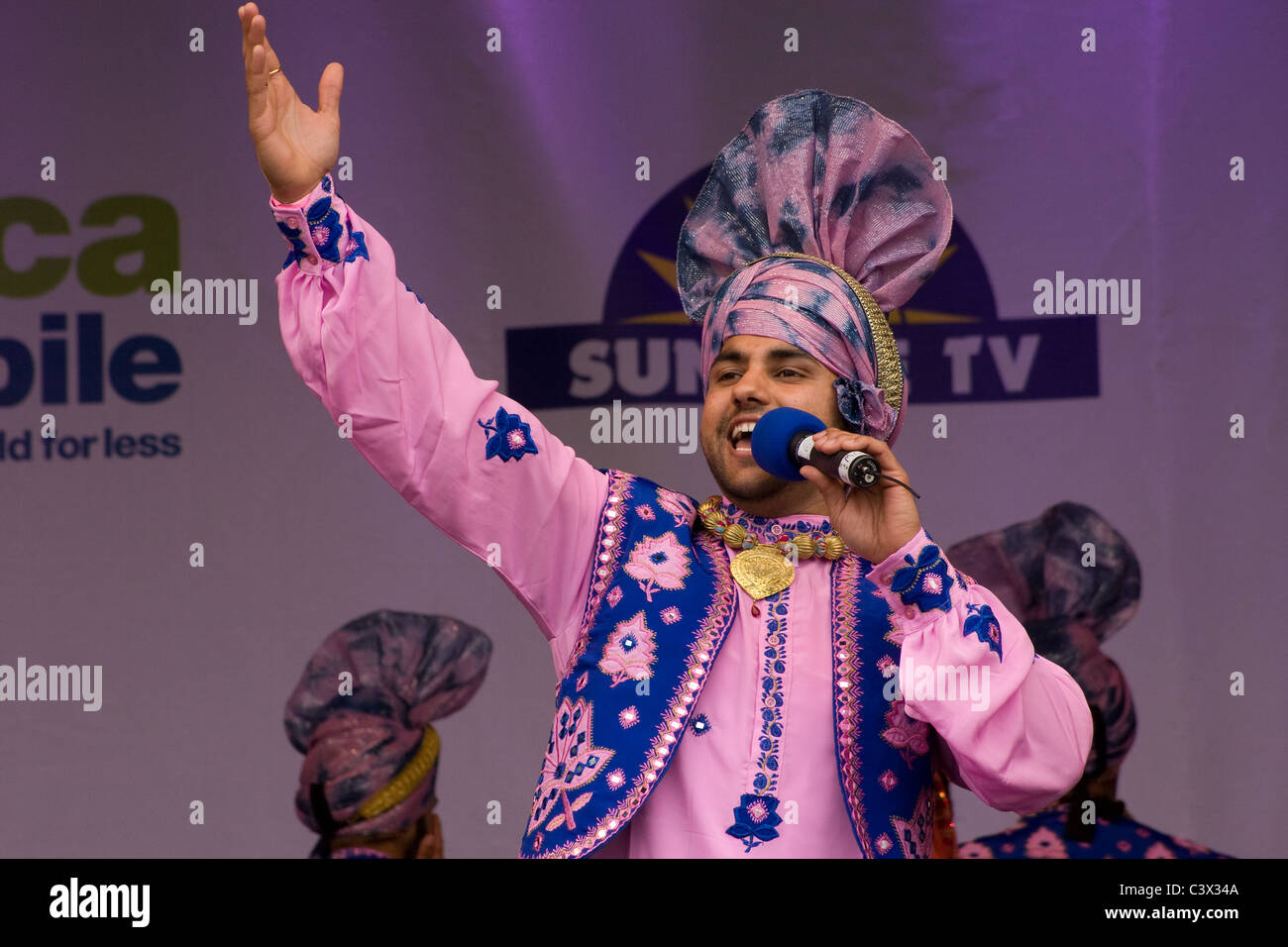 Traditional sikh costume hi-res stock photography and images - Alamy