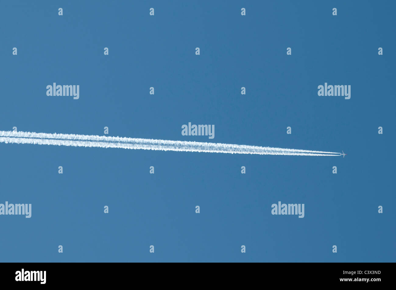 Jet trace hi-res stock photography and images - Alamy