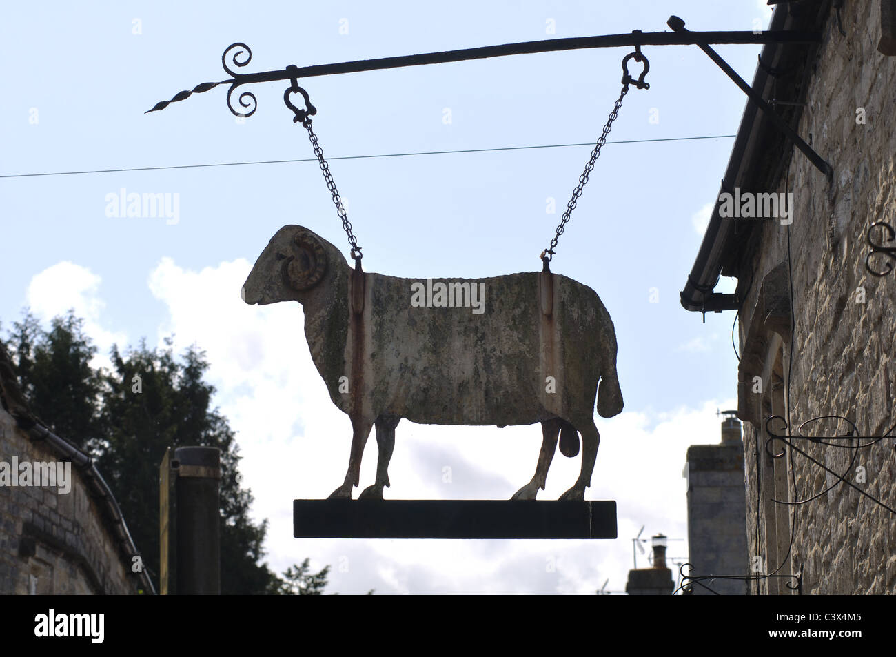 Old ram inn hi-res stock photography and images - Alamy