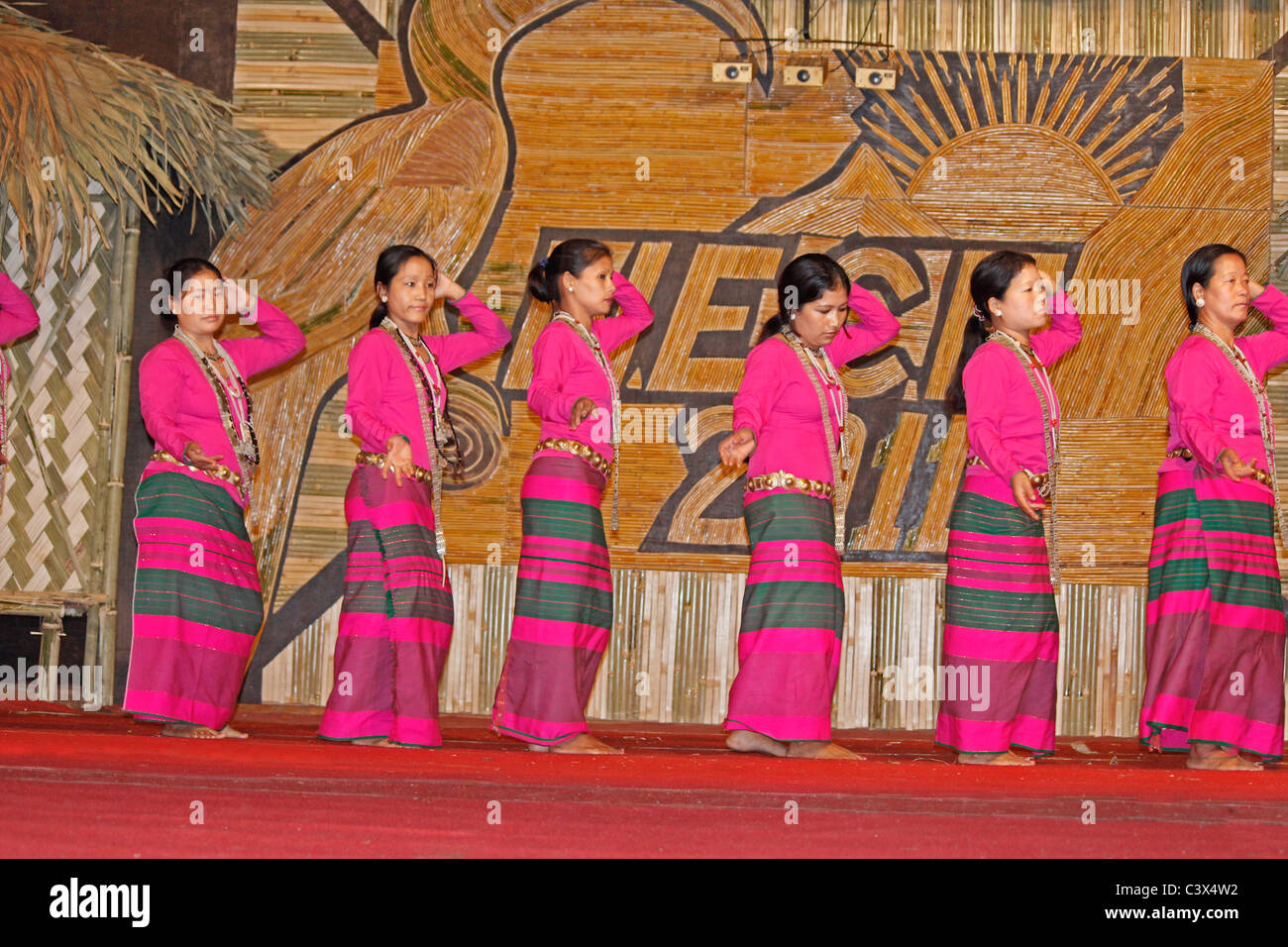 Women village perform dance indian hi-res stock photography and images - Alamy