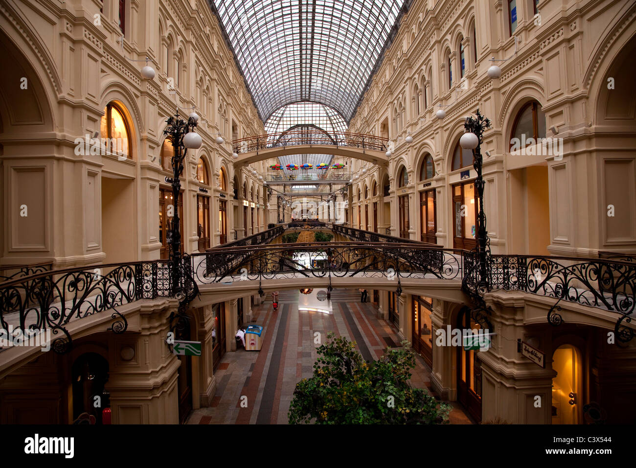 Moscow luxury shops hi-res stock photography and images - Alamy