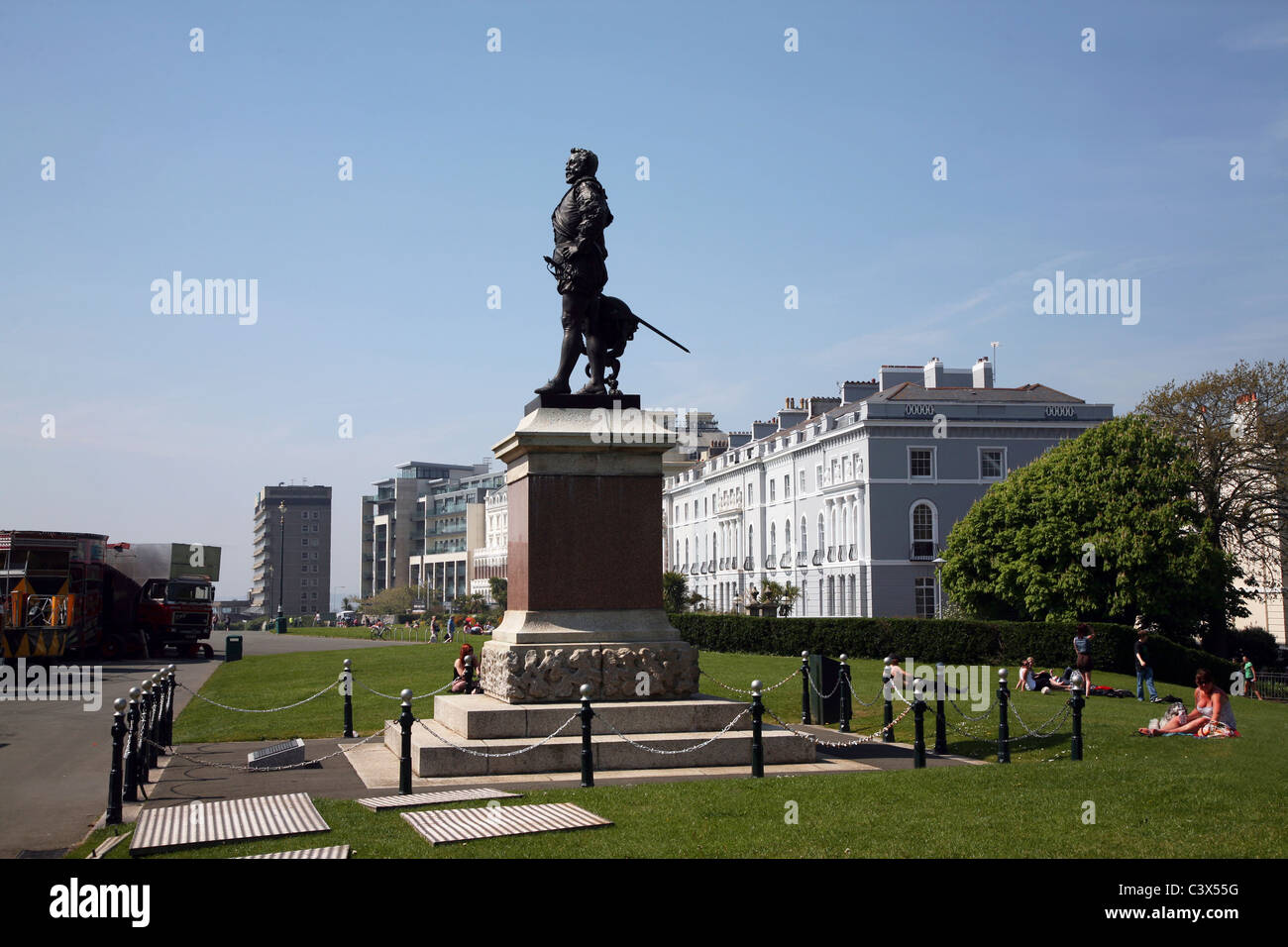 Statue of Sir Francis Drake on Plymouth Hoe Stock Photo - Alamy