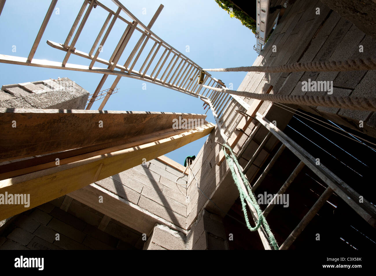 Echelle de construction hi-res stock photography and images - Alamy