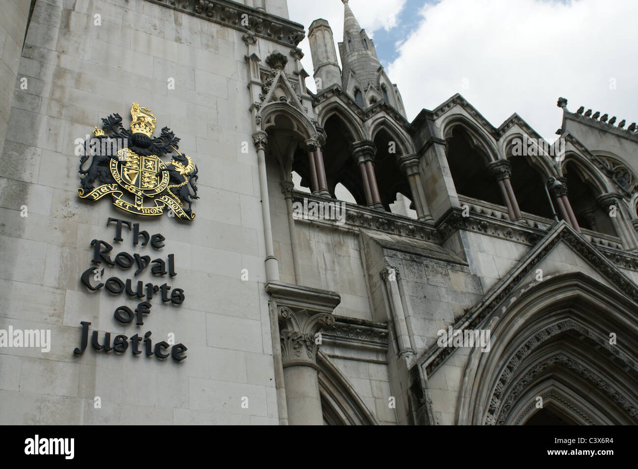 Strand law courts hi-res stock photography and images - Alamy