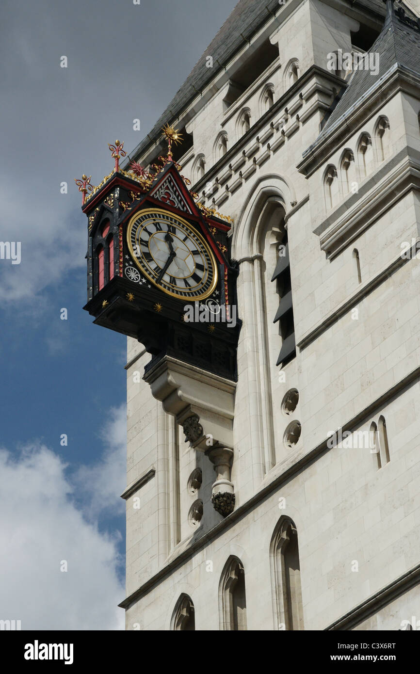 Royal courts of justice clock hi-res stock photography and images - Alamy