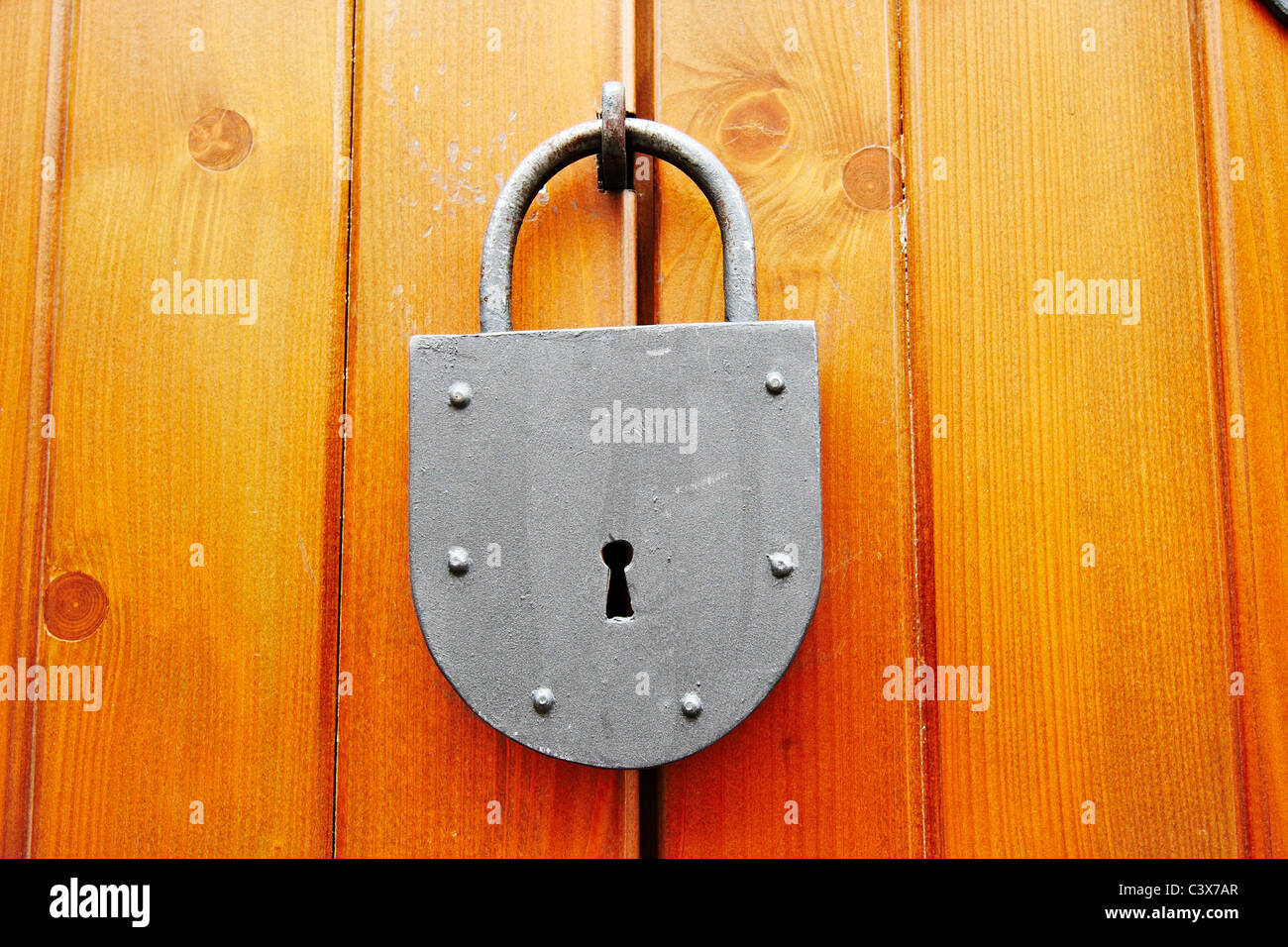 Locked symbol hi-res stock photography and images - Alamy