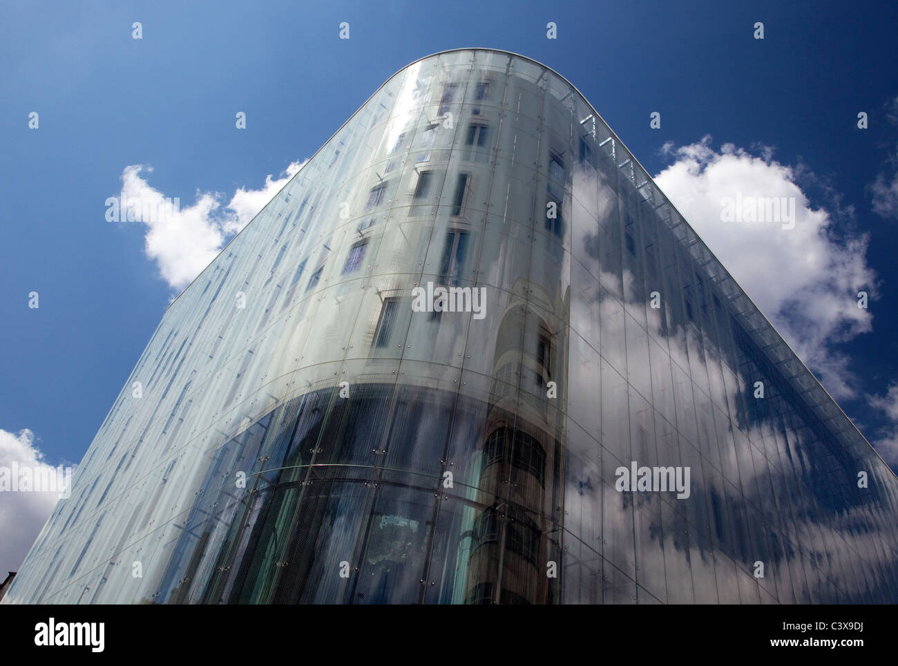 Leicester square w hi-res stock photography and images - Alamy