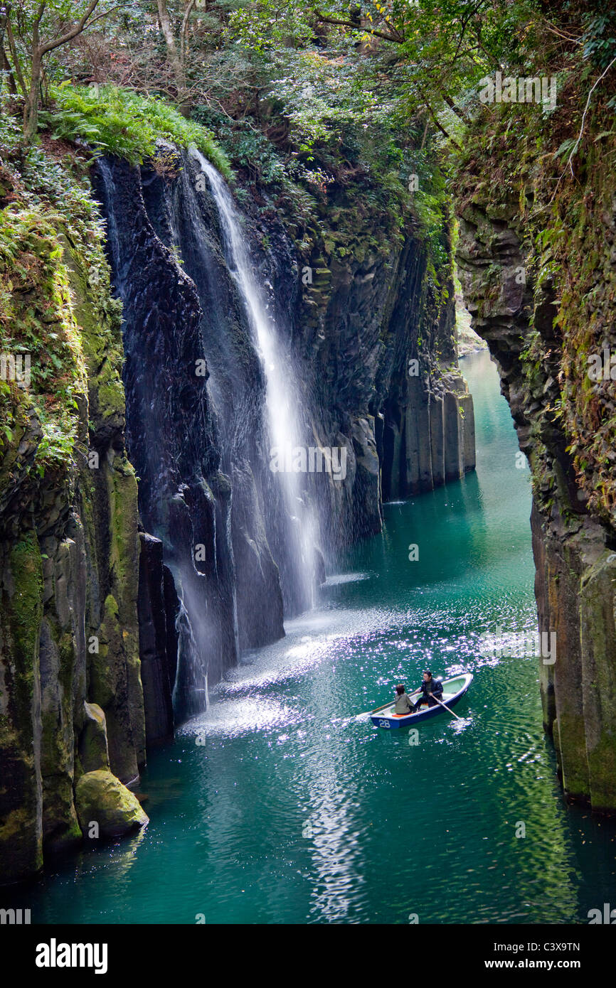 Two People Rowing in Takachiho Gorge Stock Photo - Alamy