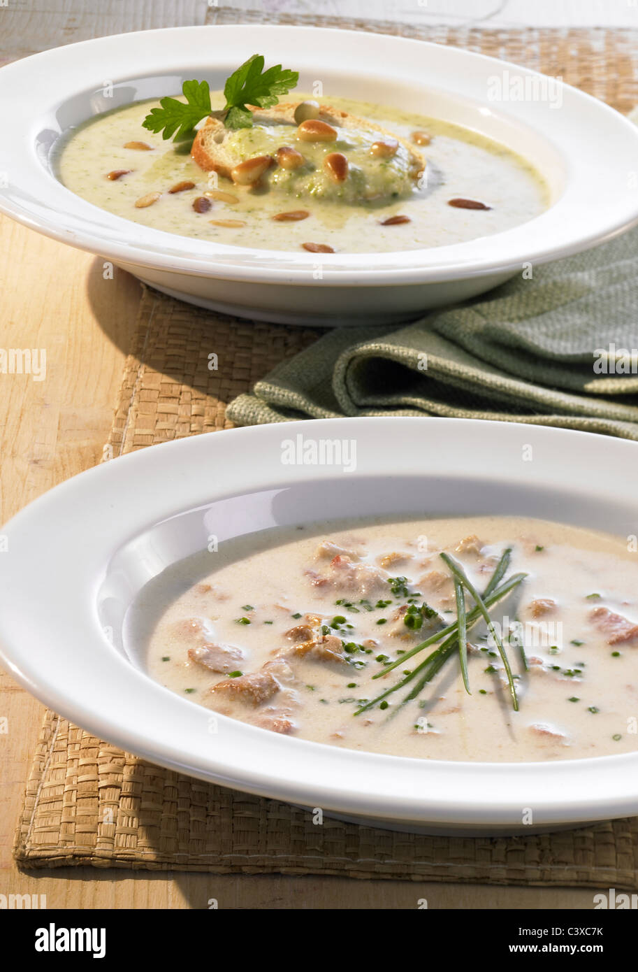 Broccoli soups hi-res stock photography and images - Alamy