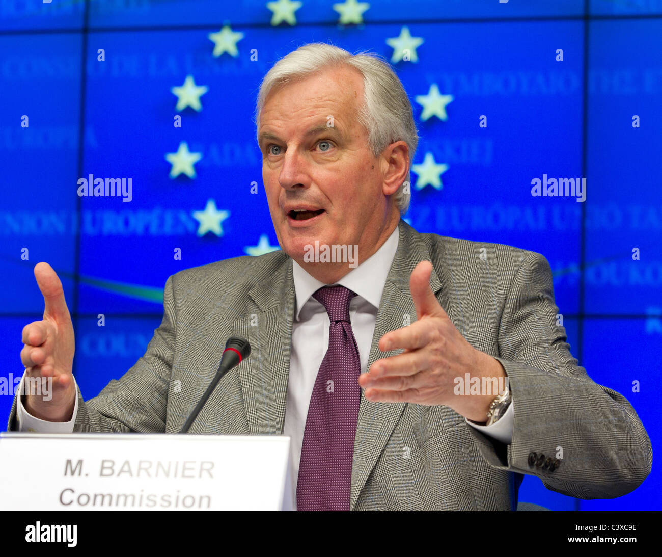 Michel barnier speaking hi-res stock photography and images - Alamy