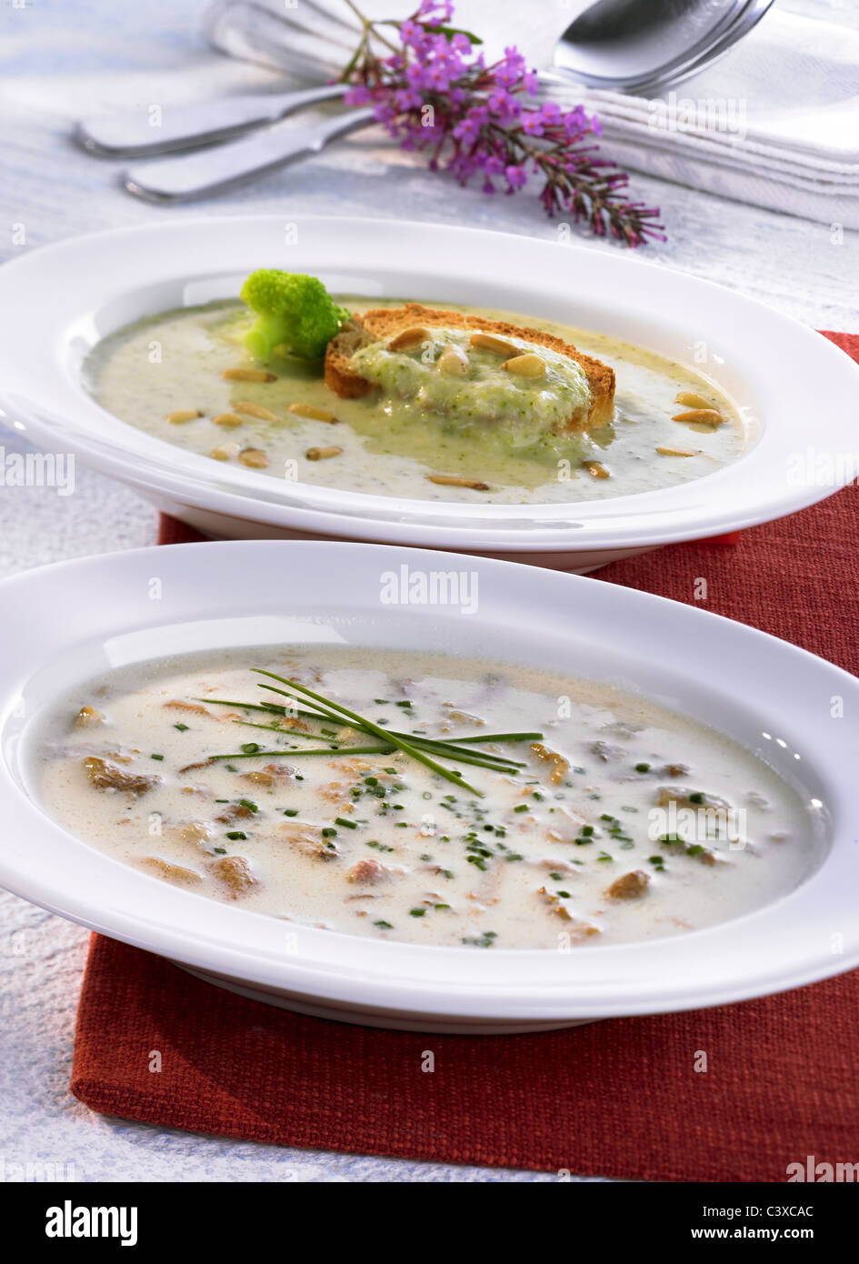 Two soup plates hi-res stock photography and images - Alamy