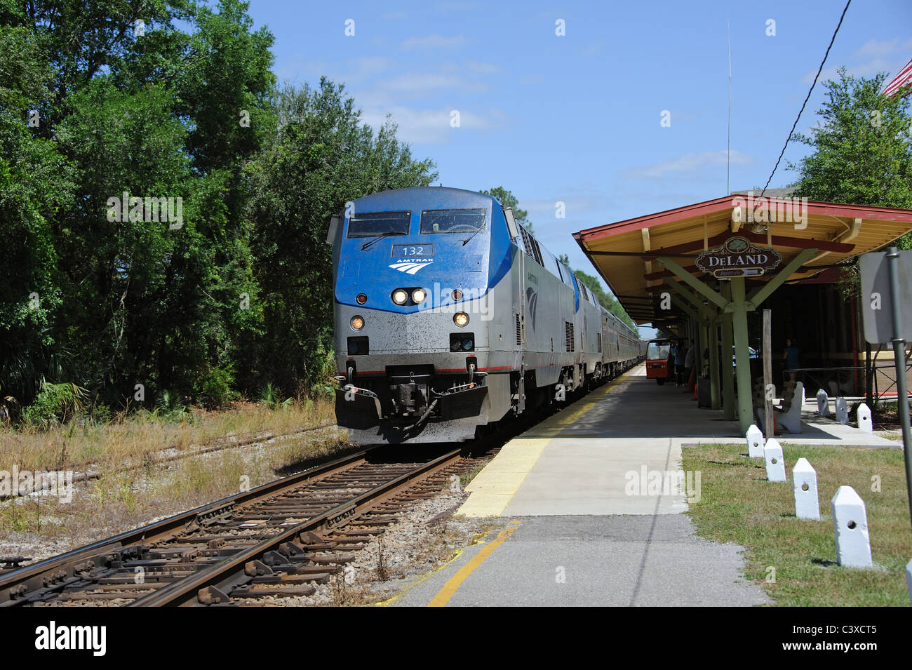 AMTRAK Silver Meteor passenger train arrives Deland Railroad Station ...